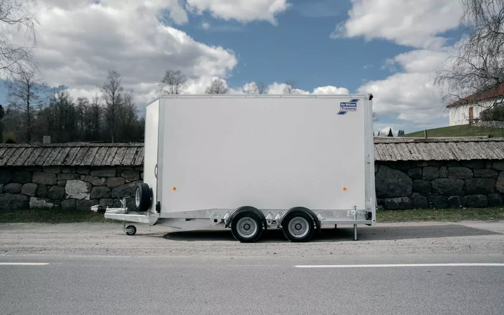 Cargohenger Ifor Williams BV126 3.6 m Arctic trailer